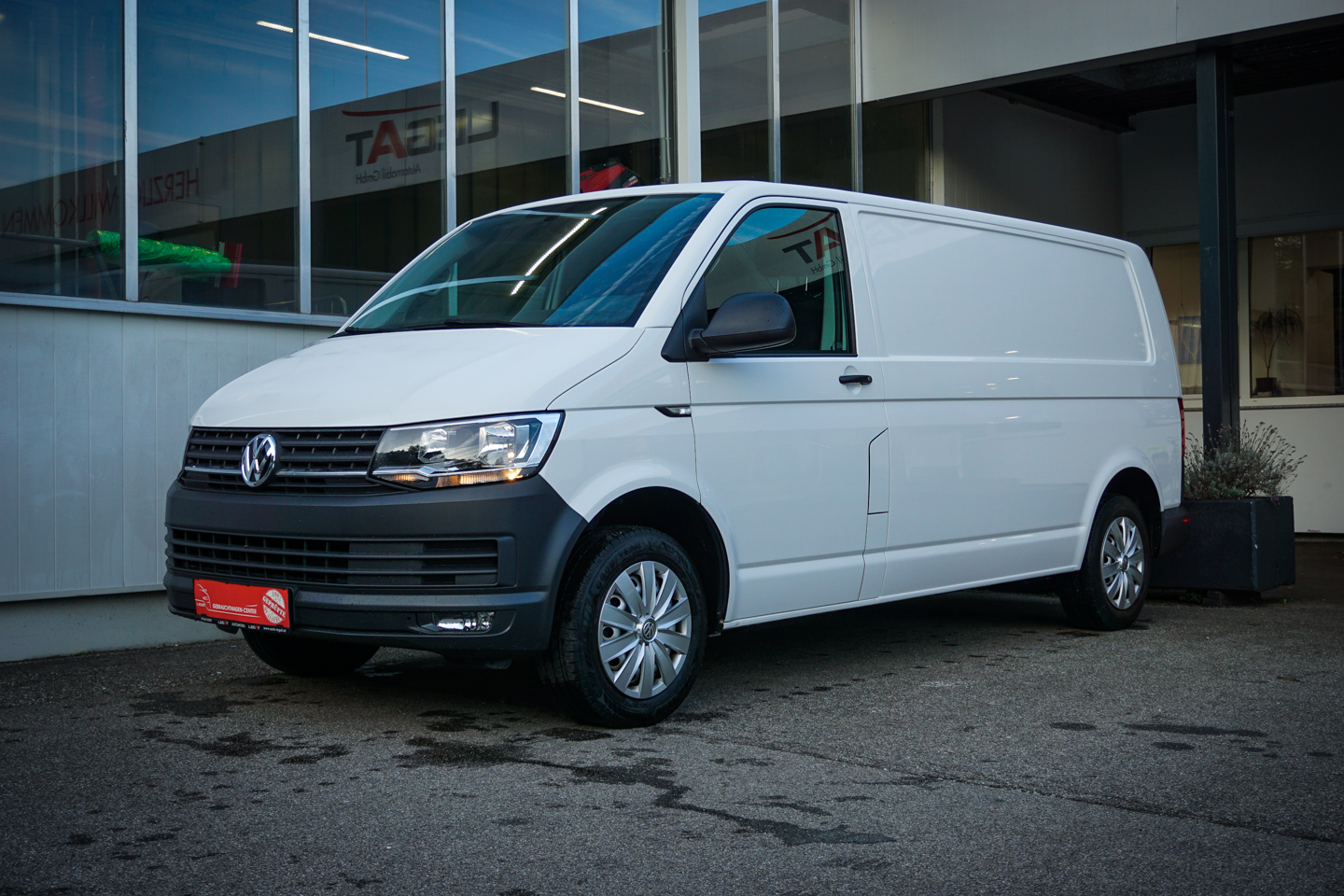 Fahrzeuge Legat — Volkswagen T6 Transporter LR