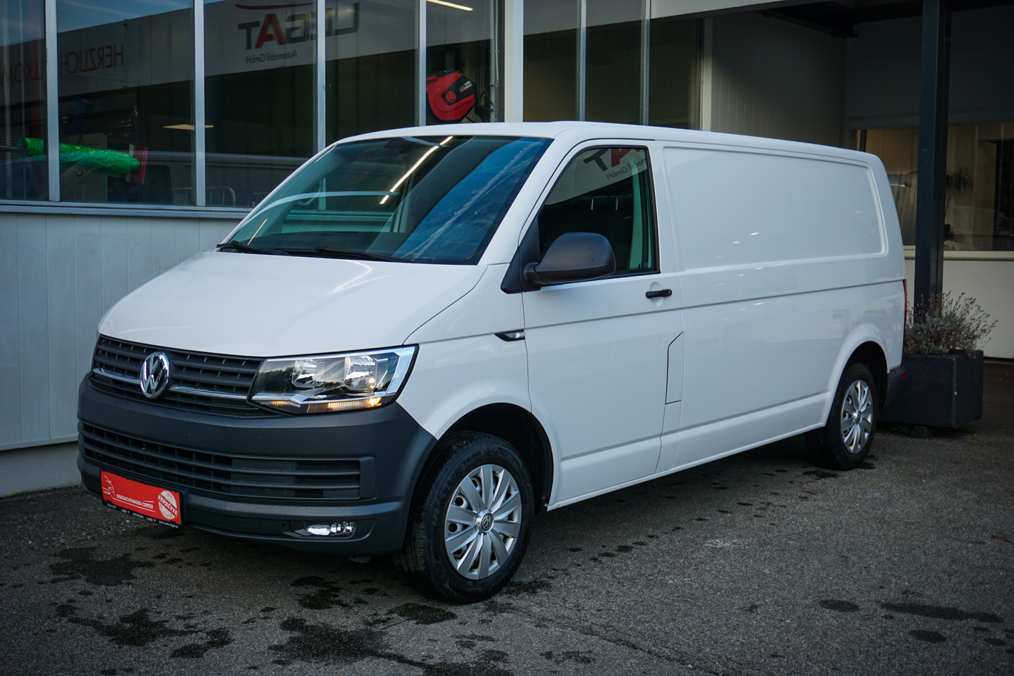 Fahrzeuge Legat — Volkswagen T6 Transporter LR